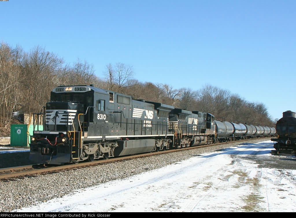 Ex-Conrail C40-8 #6045 Leads 19G @ 1141 hrs.